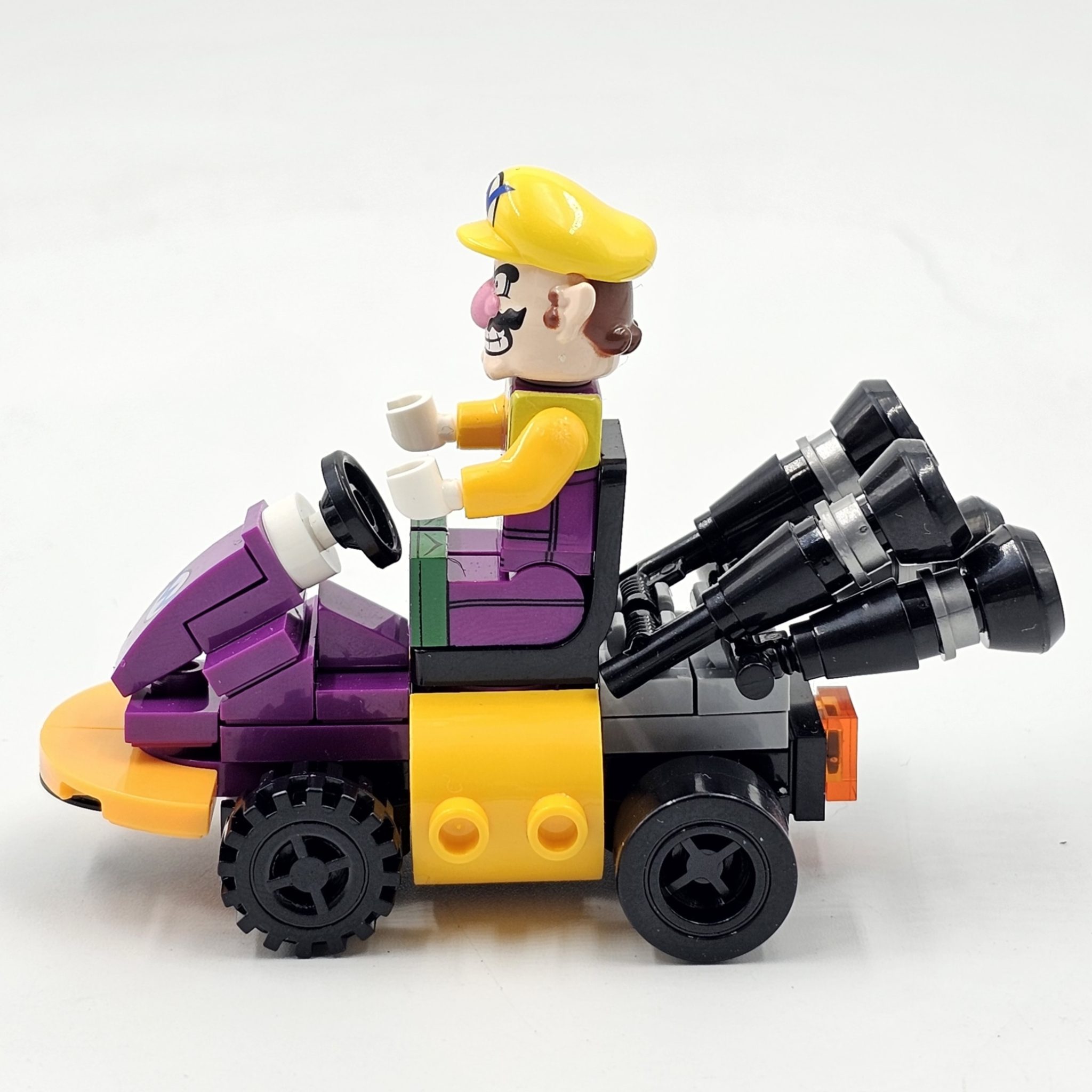 Wario & Kart (Super Mario Bros) Minifigure Building Block