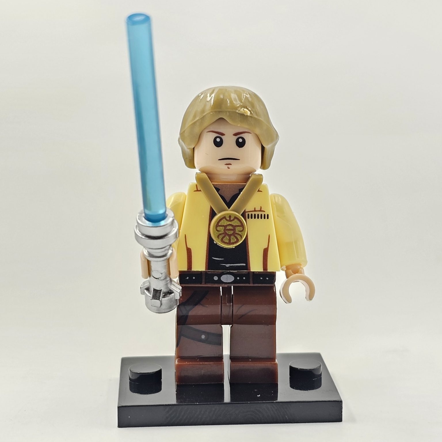 Luke Skywalker (Yavin Ceremony) Minifigure Building Block